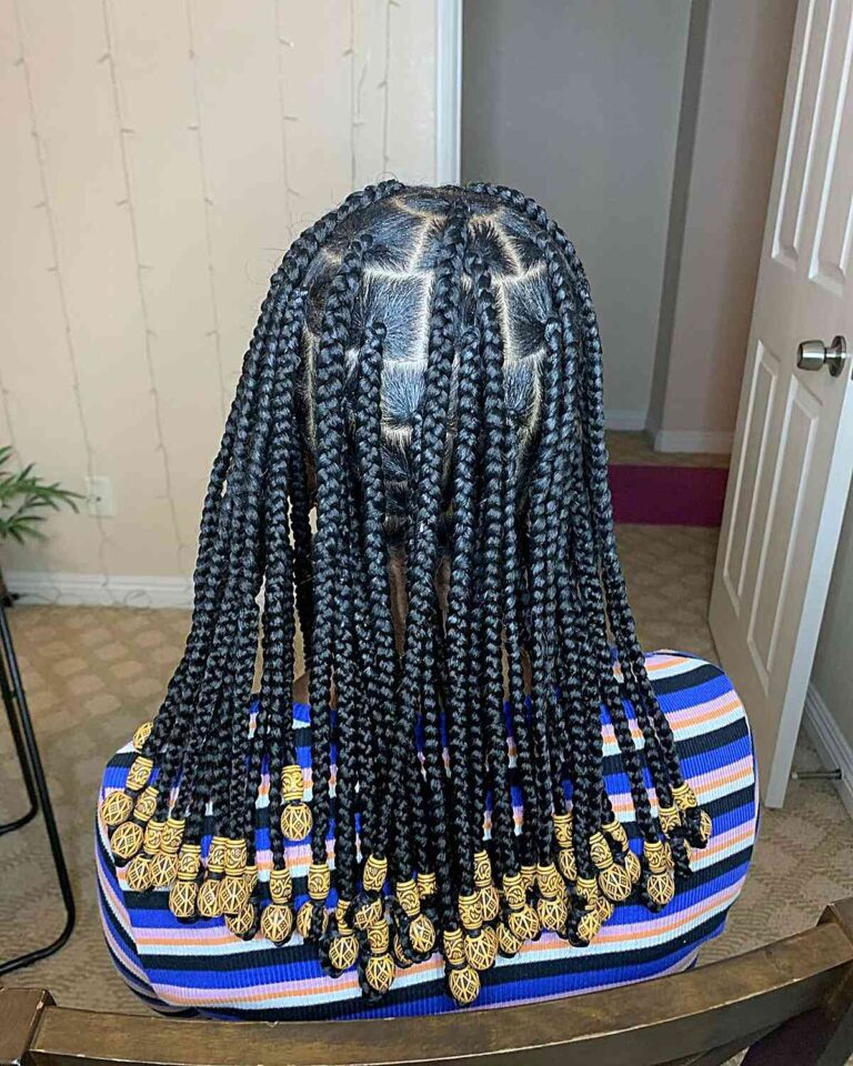 34 Trendsetting Knotless Braids with Beads Styles for Your 2023 Look ...