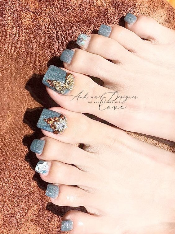 Step into nature – reveal the charm of moss green toenails – Fashion ...