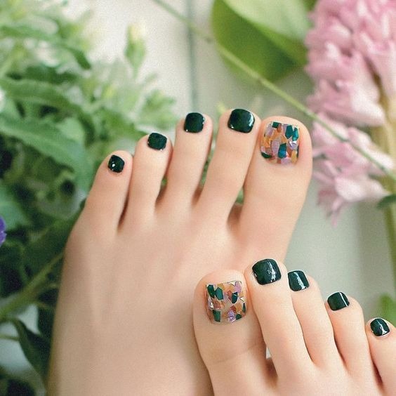 Step into nature – reveal the charm of moss green toenails – Fashion ...