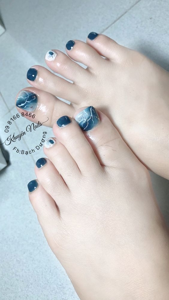 Step into nature – reveal the charm of moss green toenails – Fashion ...